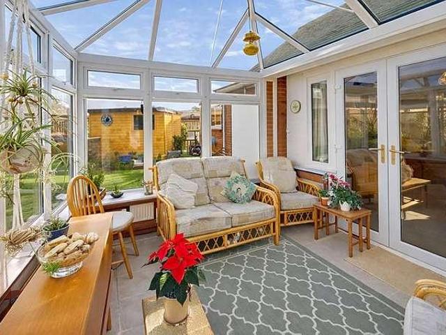 2 bed house for sale