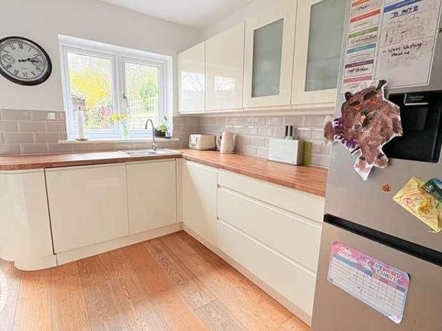 2 bed house for sale