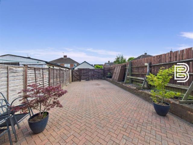 2 bed house for sale