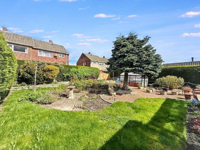 2 bed house for sale