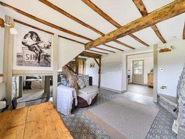 2 bed house for sale
