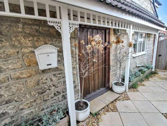 2 bed house for sale