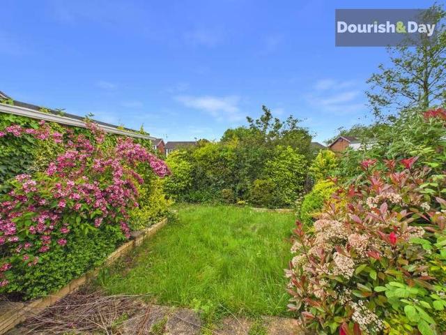 2 bed house for sale