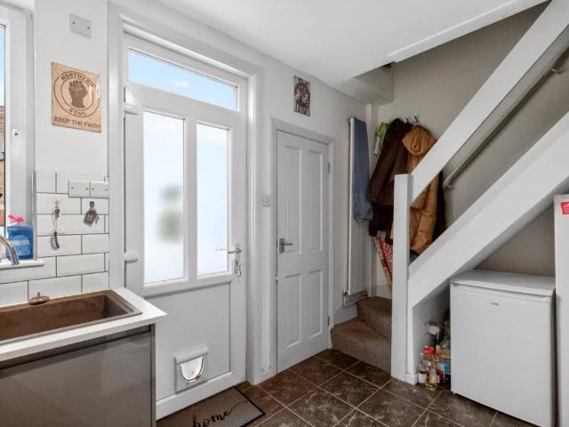 2 bed house for sale