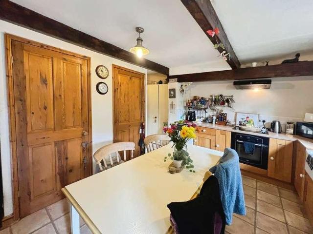 2 bed house for sale