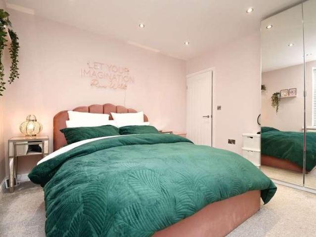 2 bed house for sale