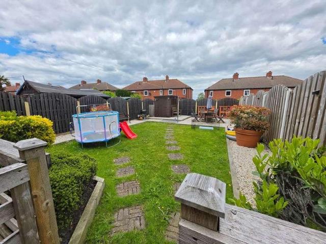 2 bed house for sale