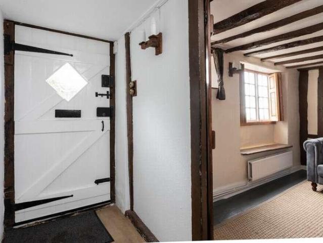 2 bed house for sale