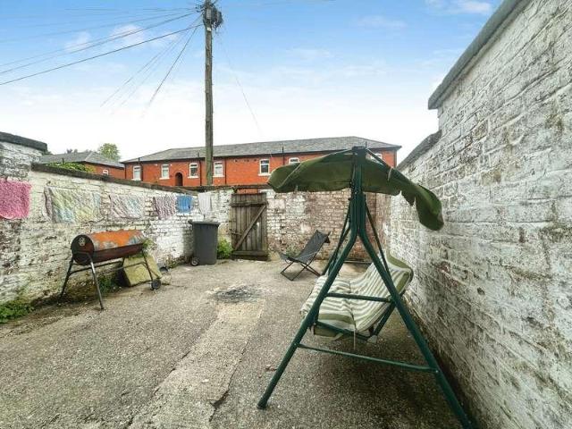 2 bed house for sale
