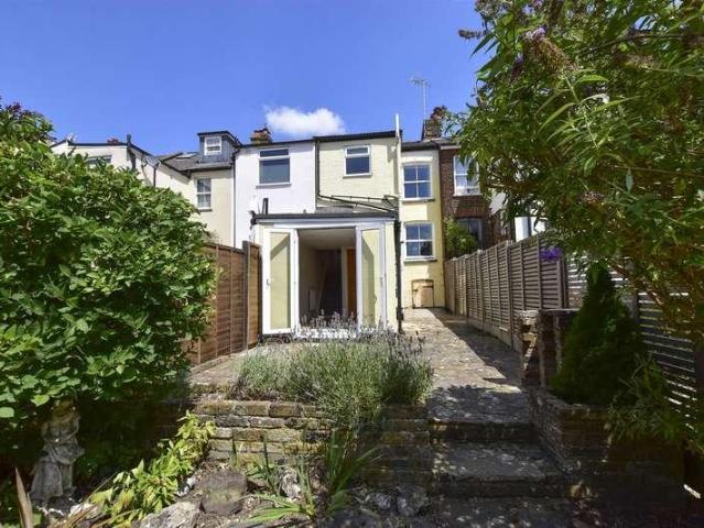 2 bed house for sale