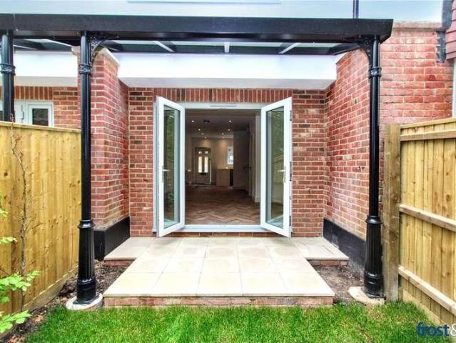 2 bed house for sale