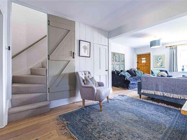 2 bed house for sale