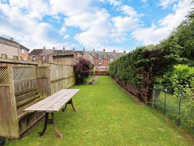 2 bed house for sale