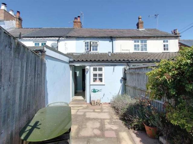 2 bed house for sale