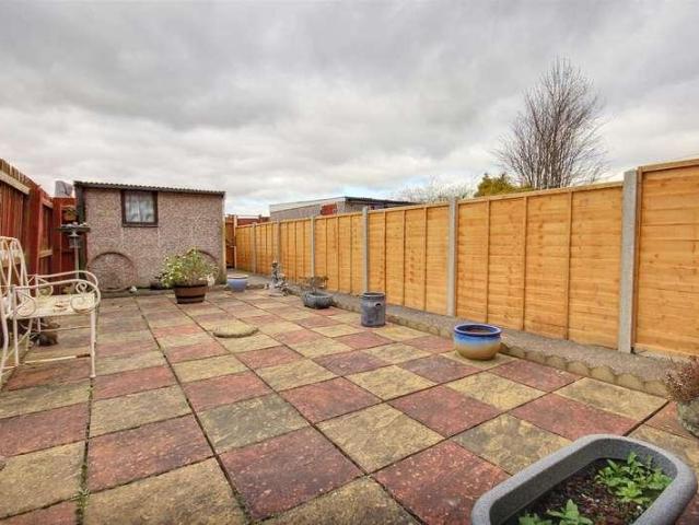 2 bed house for sale