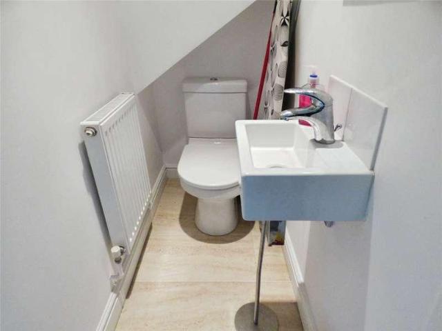 2 bed house for sale