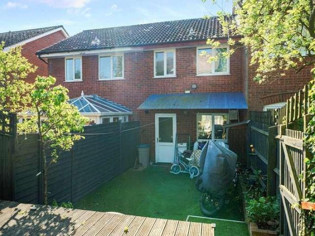 2 bed house for sale