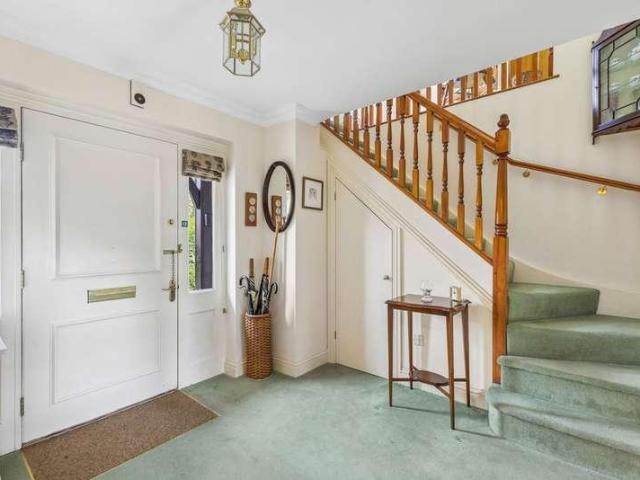 2 bed house for sale