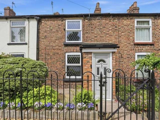 2 bed house for sale