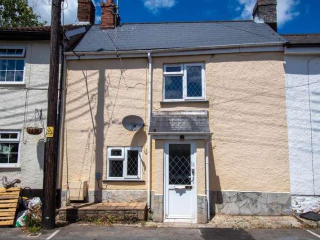 2 bed house for sale
