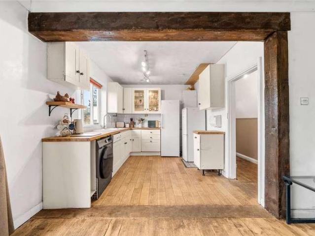 2 bed house for sale
