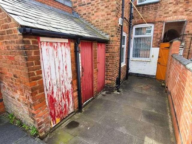 2 bed house for sale