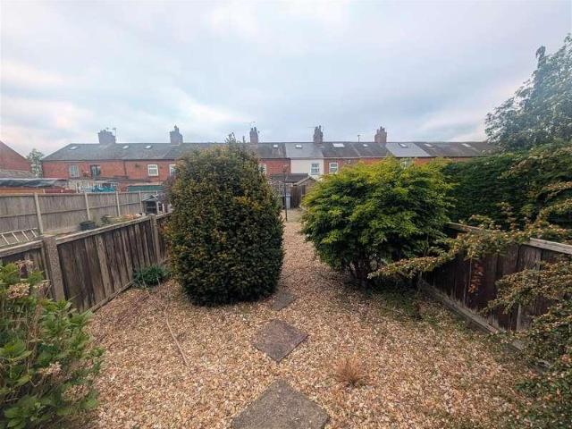 2 bed house for sale