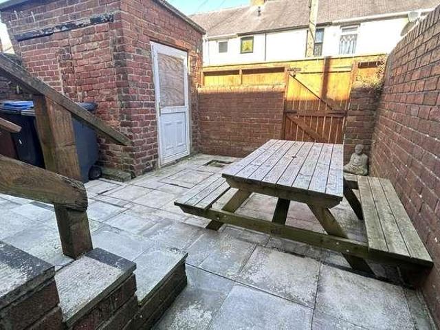 2 bed house for sale