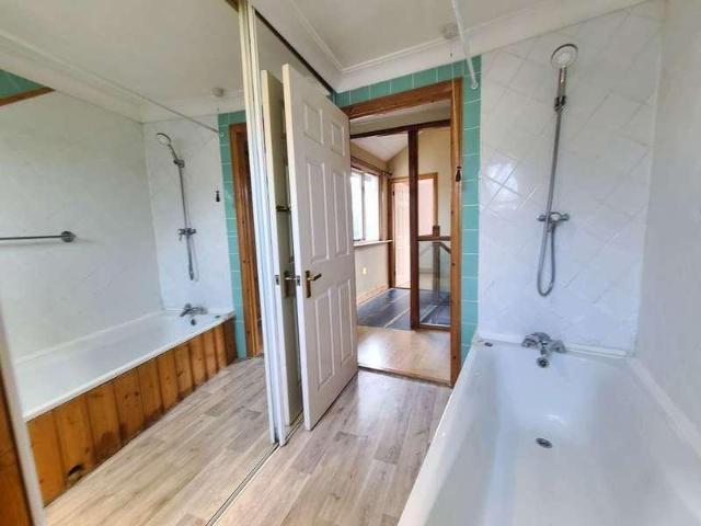 2 bed house for sale
