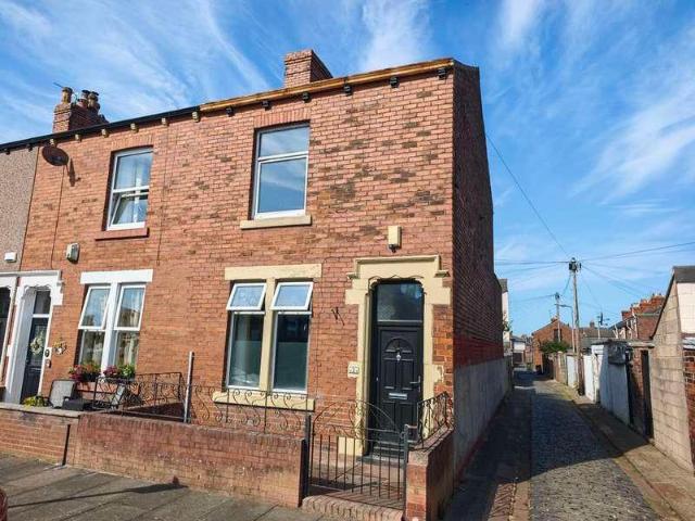 2 bed house for sale