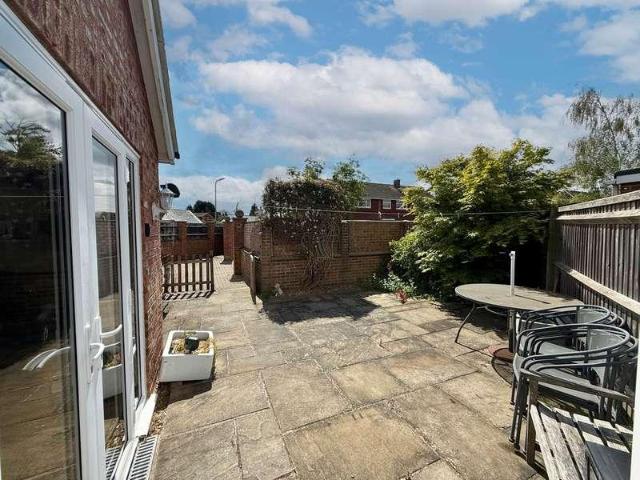 2 bed house for sale