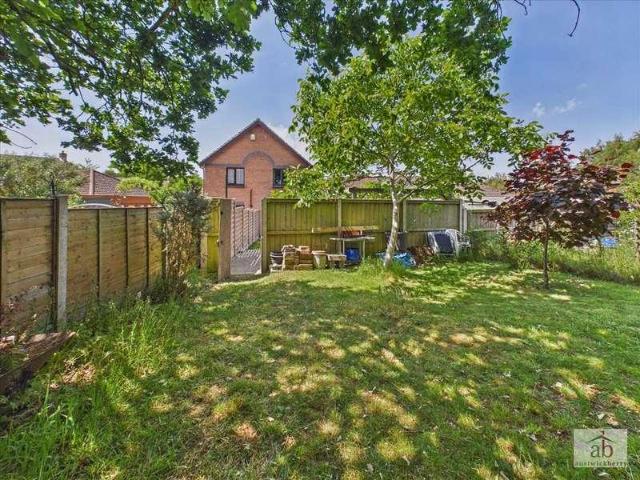 2 bed house for sale