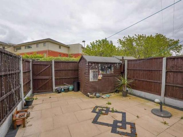 2 bed house for sale