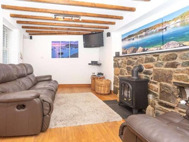 2 bed house for sale