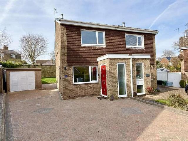 2 bed house for sale