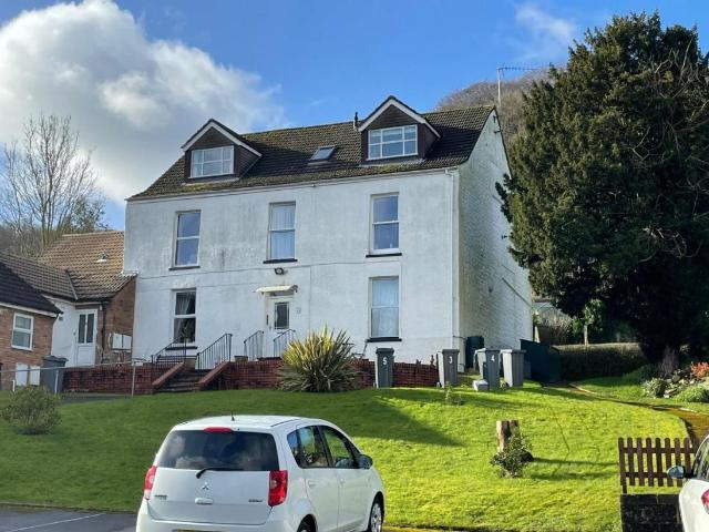 2 bed house for sale