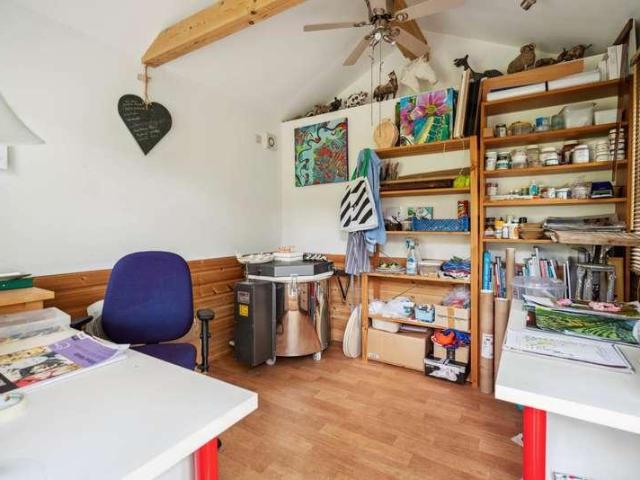 2 bed house for sale