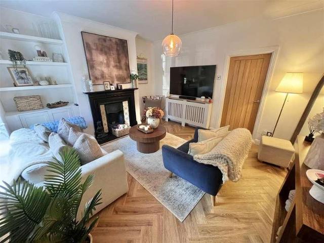 2 bed house for sale