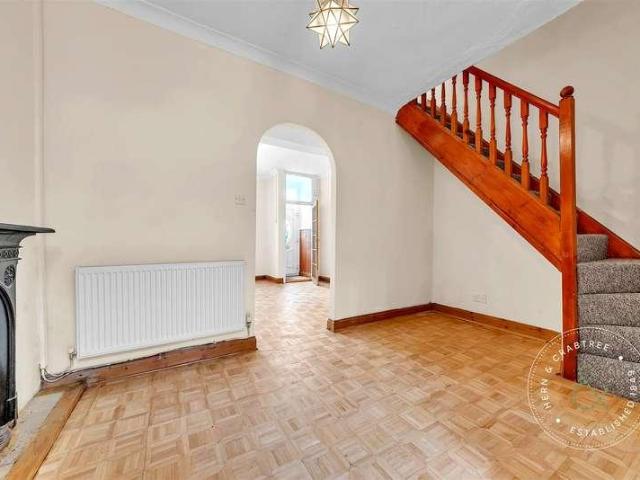 2 bed house for sale