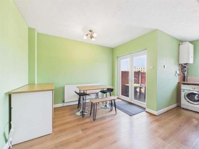 2 bed house for sale