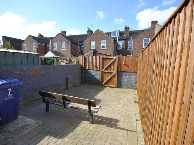 2 bed house for sale