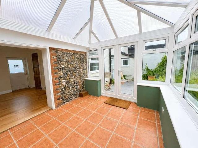 2 bed house for sale
