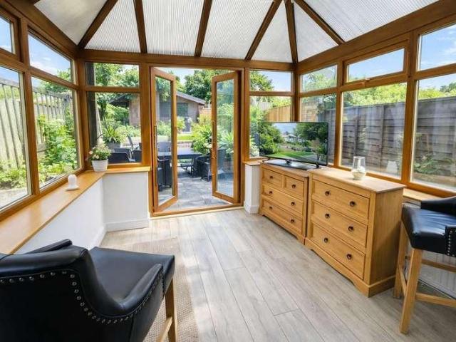 2 bed house for sale