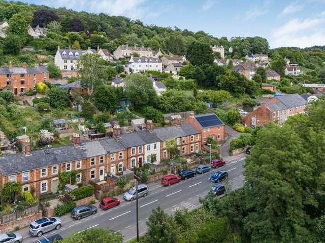 2 bed house for sale