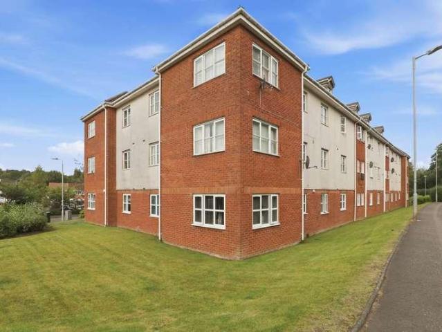 2 bed flat for sale