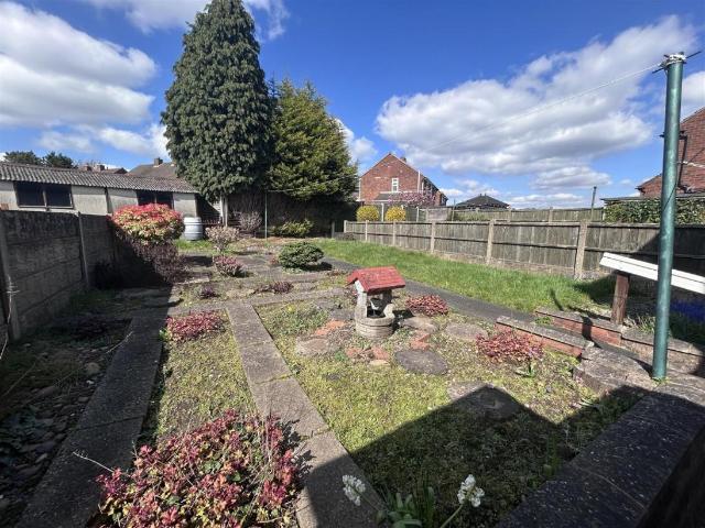 2 bed house for sale