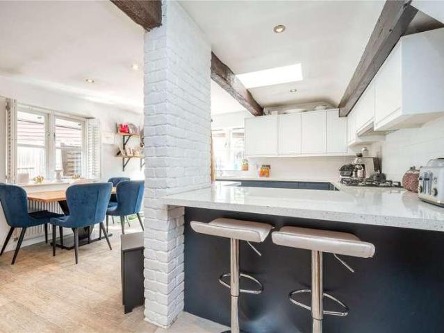 2 bed house for sale