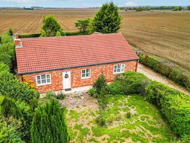 2 bed house for sale