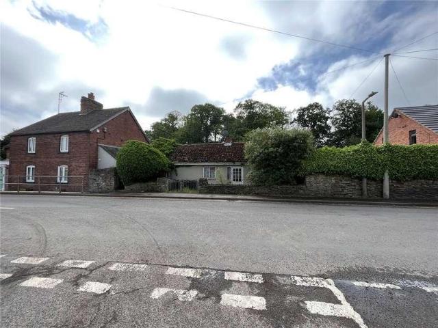 2 bed house for sale