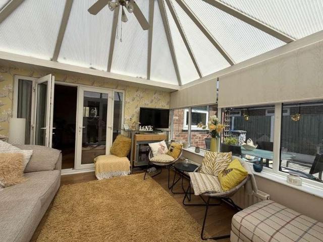 2 bed house for sale